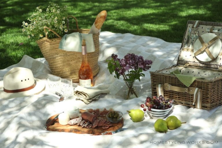 HOW TO CREATE A FRENCH-INSPIRED PICNIC - Home Styling Works