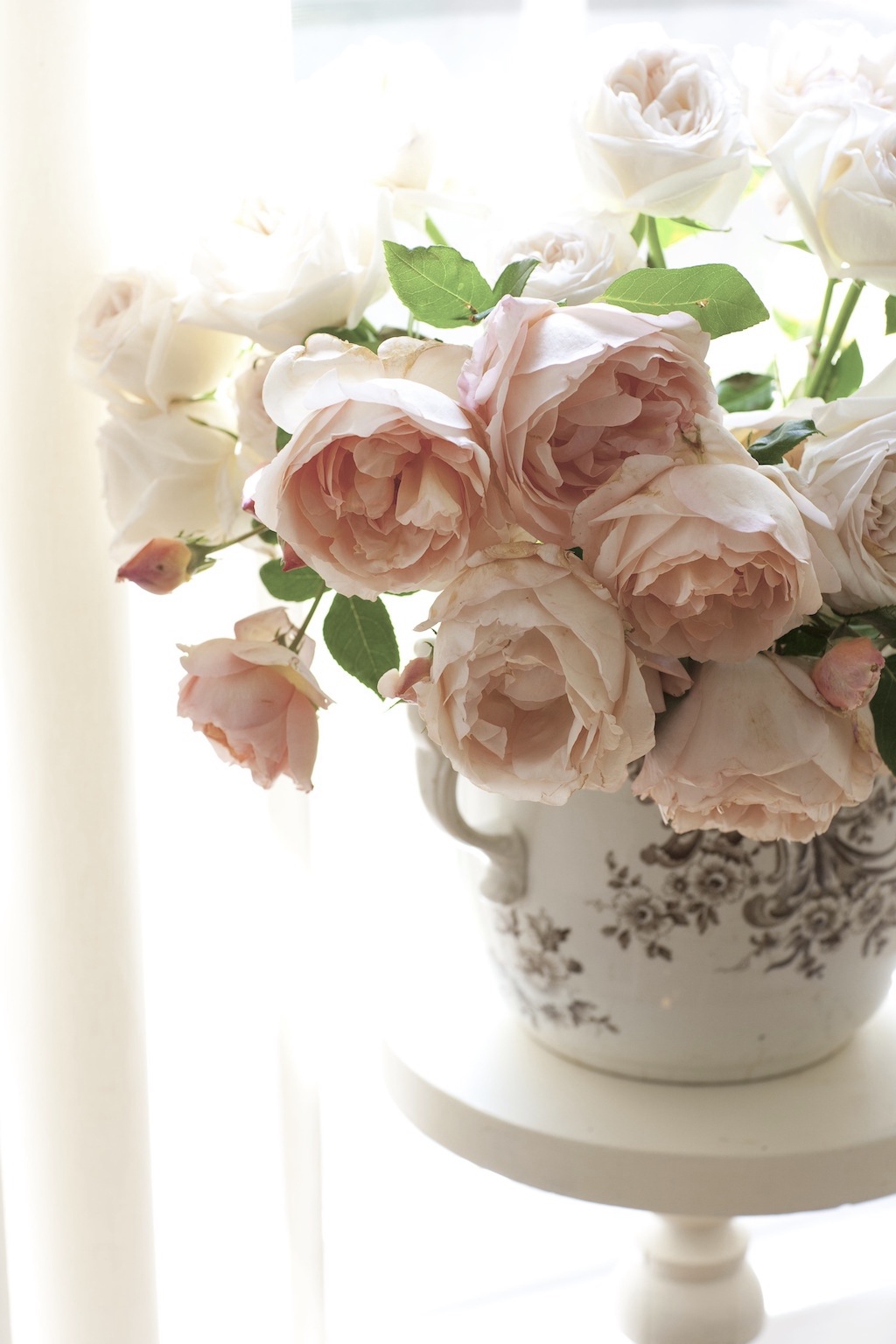 MAKE ME BLUSH: STYLING YOUR HOME WITH THE NEW "IT" COLOR - Home Styling ...